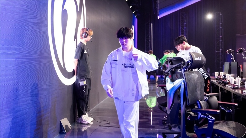 BLG新打野败人品？IG赢比赛Shadow发文：有人应该感谢台风_腾讯新闻