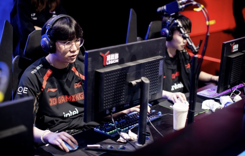 LPL夏季赛组内赛：JDG2-1击败AL！sheer卡牌完美发挥，Ale惨遭针对_腾讯新闻