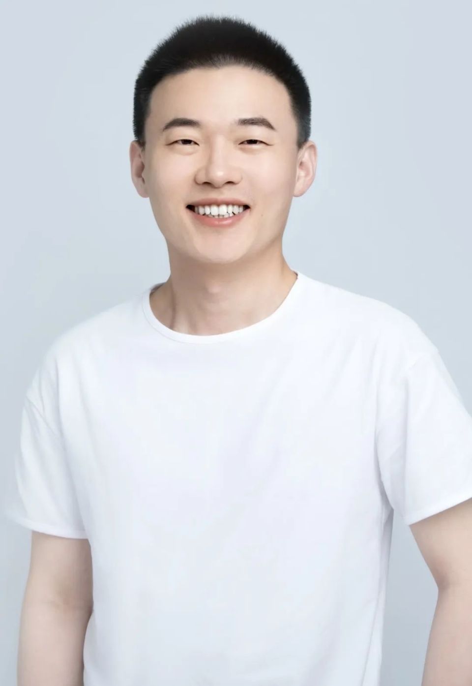 四木专访｜AIGCode：训练自己的AGI模型，才能做出面向终局的AI Coding产品_腾讯新闻