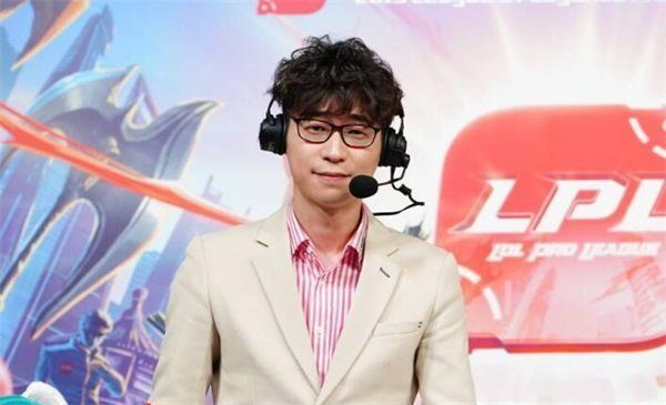 LPL大瓜来了？Kris再次手撕王多多？主动回应修手机进度：快了_腾讯新闻