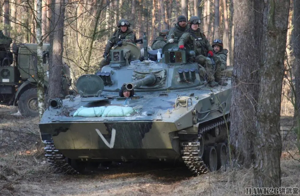 俄罗斯军队接收一批全新制造的BMP-3步兵战车和BMD-4M伞兵战车_腾讯新闻