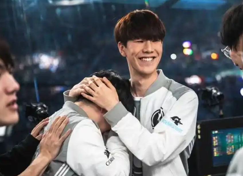 IG选手名单更新，theshy和rookie已回归，将重组S8冠军阵容_腾讯新闻