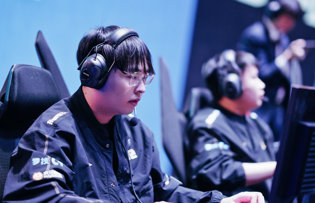 WBG小虎爆料成真，RNG官宣小明续约，EDG面临考验