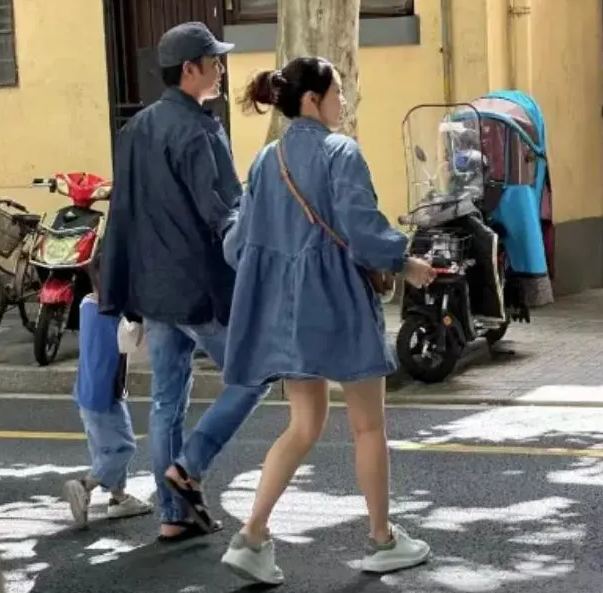 明道41岁老婆二胎产女，一家四口幸福同框，蒋雯丽惨遭代入 -6parkbbs.com