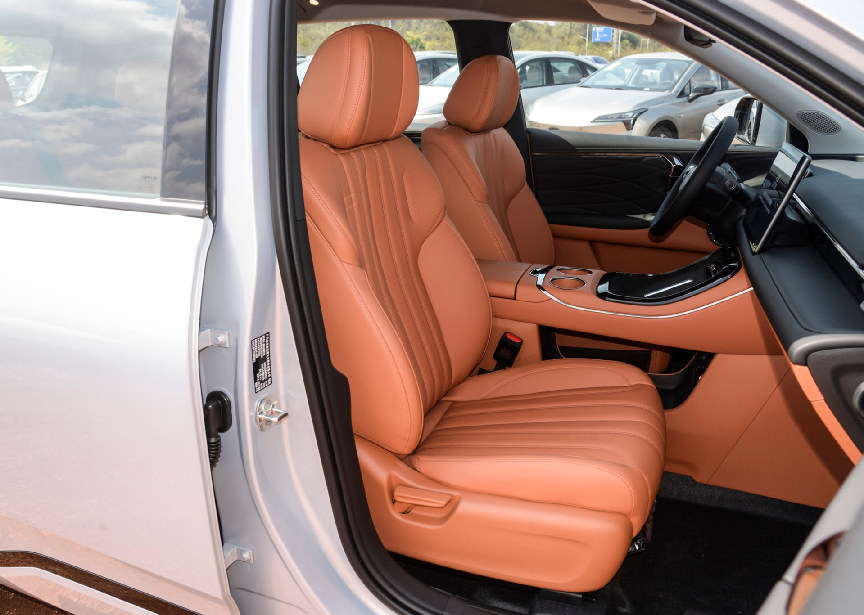 13万抄底650km大SUV，埃安V霸王龙650智享版，纯电续航是大卖点？_腾讯新闻