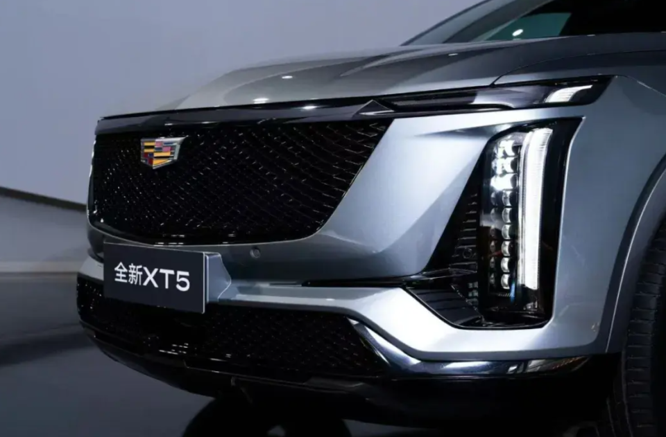 全新凯迪拉克XT5大改款，BBA不香了？_腾讯新闻