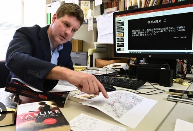 刺客信条进日本，主角设成黑人还说符合历史？细一扒，“史料”全是编的_腾讯新闻