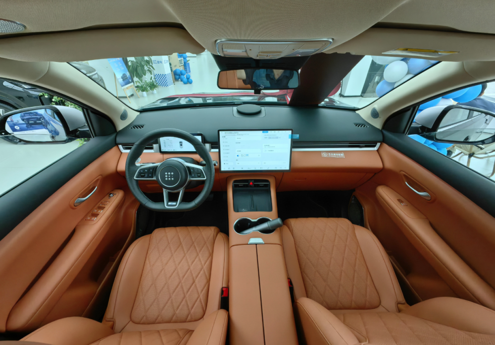 赛力斯混动SUV，7.98万上市！全系续航1300km，关键还配大7座_腾讯新闻