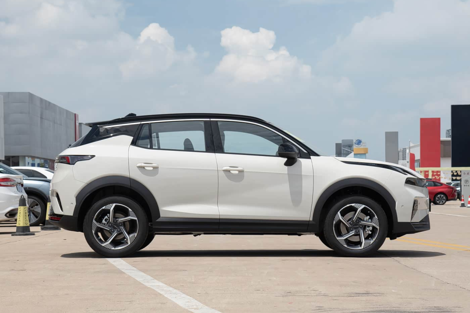 领克06 Relive上市，这可能是你能买到的，最好玩的十万级SUV_腾讯新闻