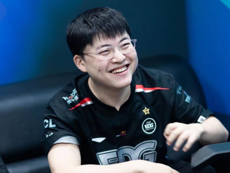 EDG语音公布，FOFO抢uzi五杀后连忙道歉，Ale故意玩梗逗乐粉丝_腾讯新闻