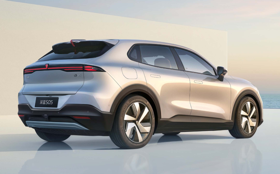 10万出头就能买到的增程SUV，不仅标配L2级智驾，配置还超高_腾讯新闻