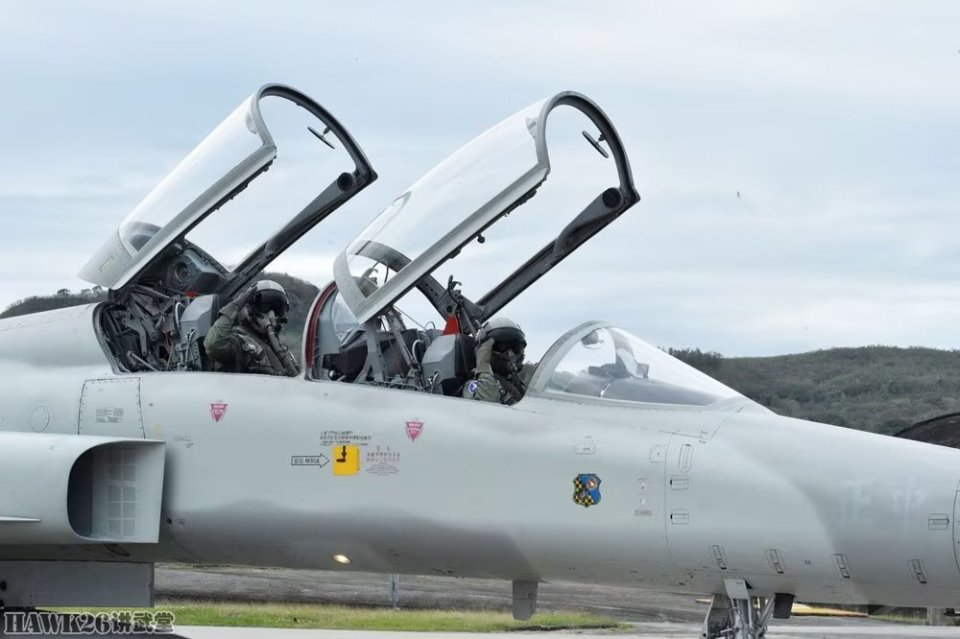 海外谈中国：中国台湾地区F-5E/F战斗机即将退役 成为里程碑事件_腾讯新闻