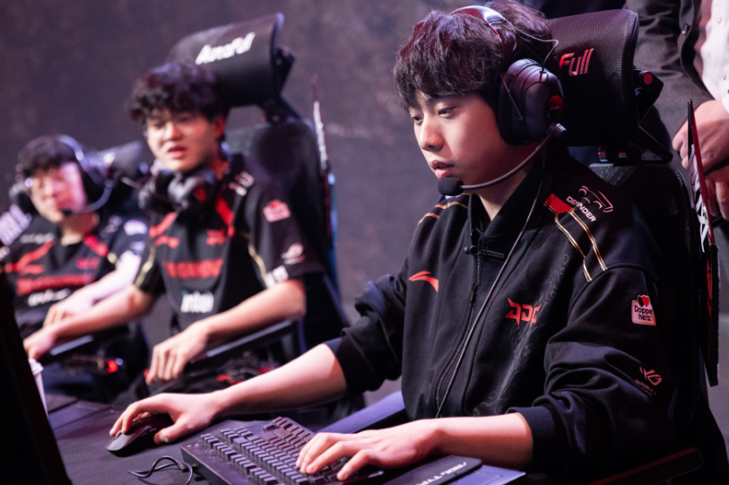 成绩未达预期？JDG提前终止与cvMax合约_腾讯新闻