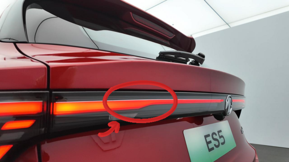 小心思还挺多！深度体验MG ES5，迎战元PLUS、银河E5有几分胜算_腾讯新闻