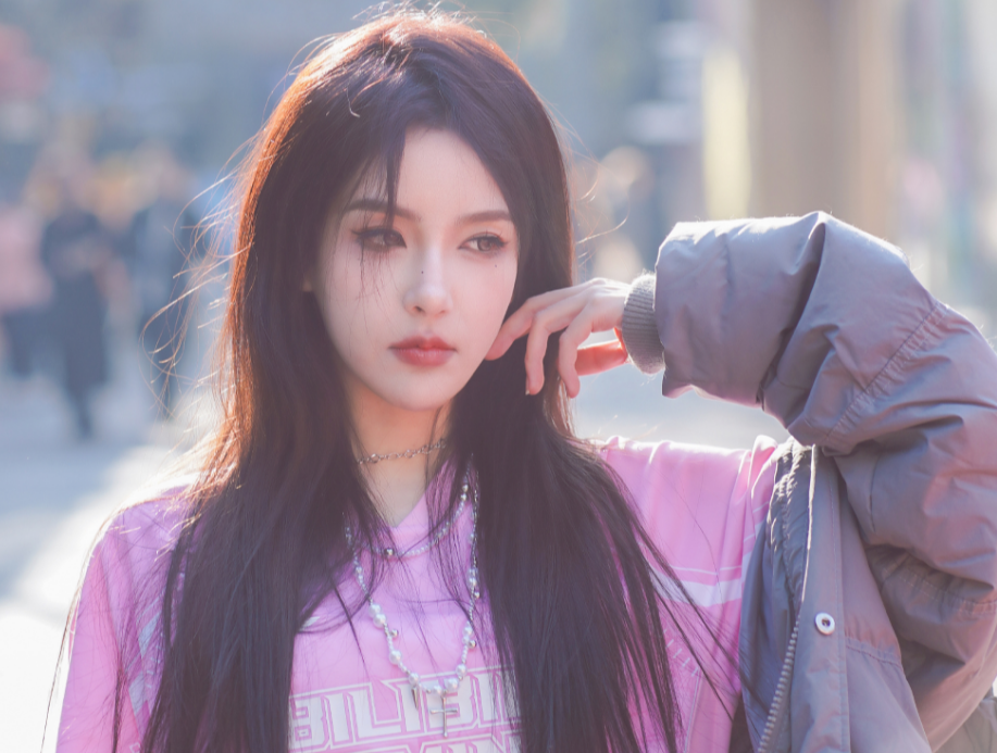 Rita cos敖润颜值高，网友却拿出风女黑照，这才是真实颜值_腾讯新闻