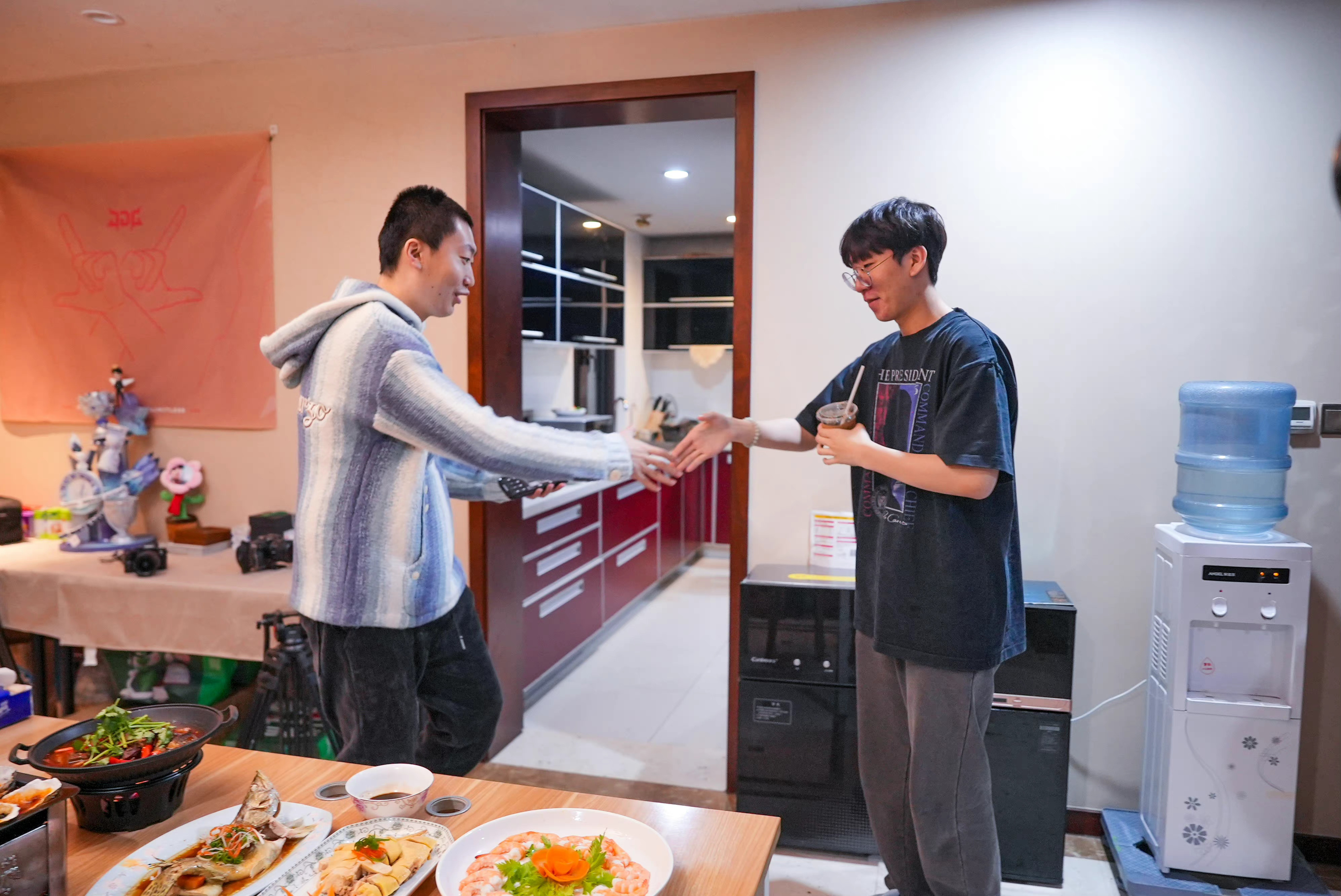 Uzi锐评s13队伍，看好WBG直通决赛，经纪人：RNG赢不了OMG