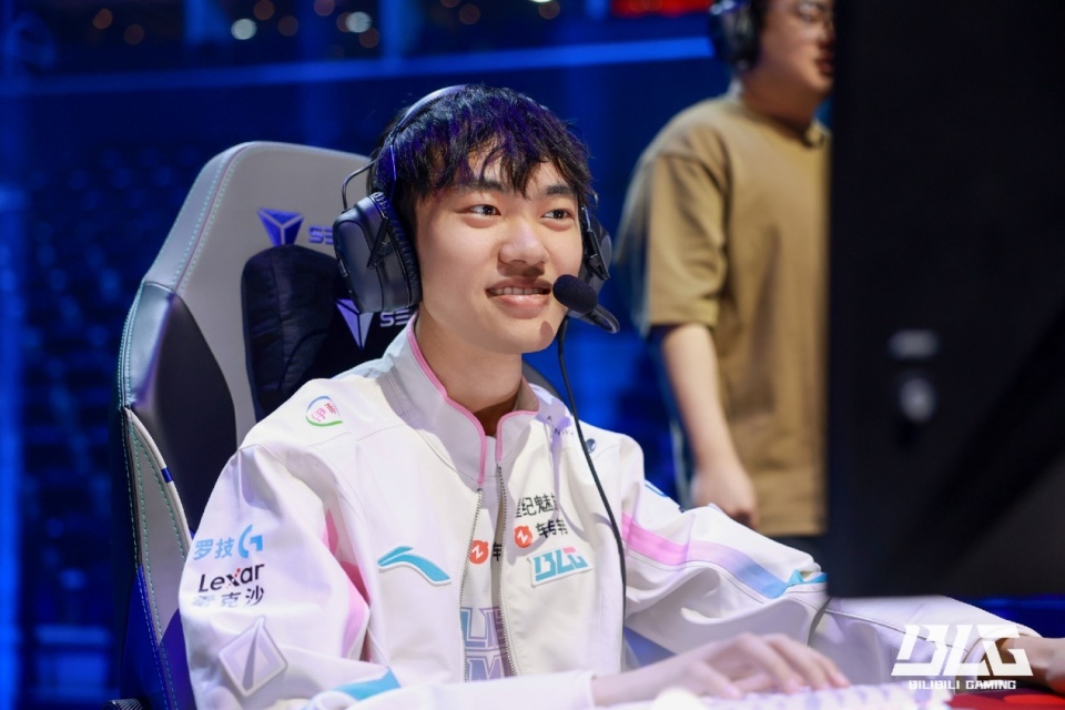 LPL迎来历史时刻，全华班时隔11年，重返总决赛，Bin想打Faker_腾讯新闻