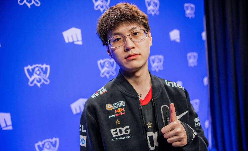 2022年度最佳阵容出炉、MVP诞生！JDG成为最大赢家