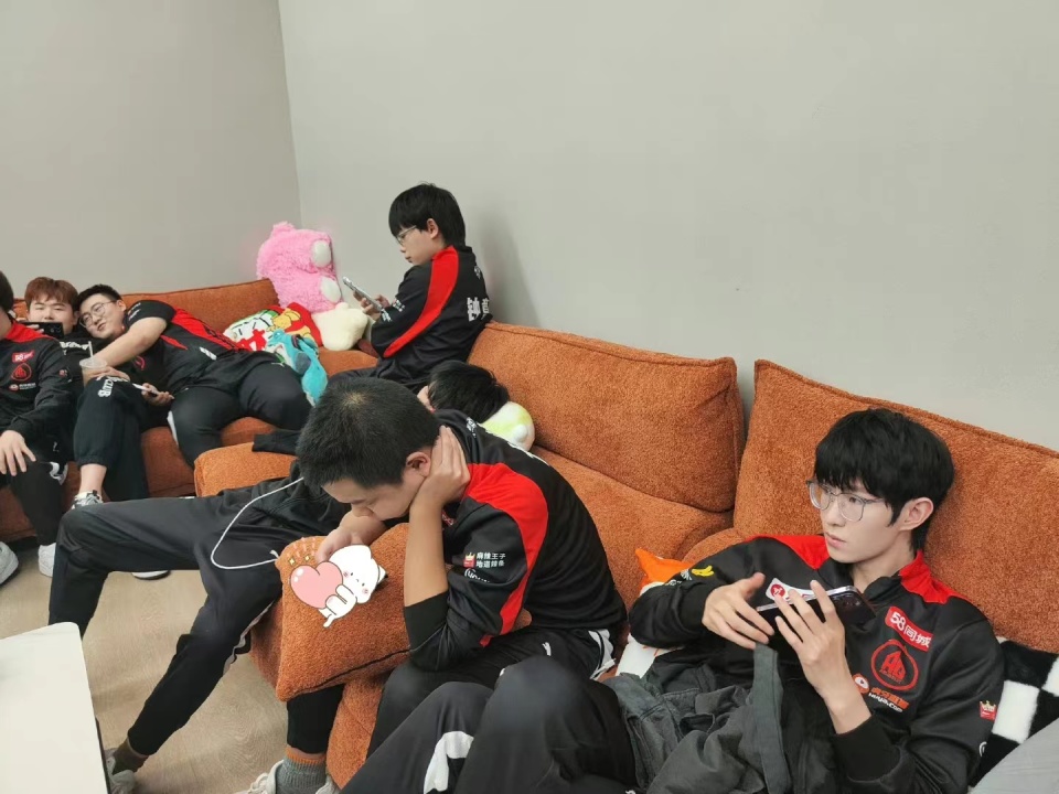 KPL官宣第三轮赛程：揭幕战KSG大战WB，总耗时3周，AG全在黄金档_腾讯新闻