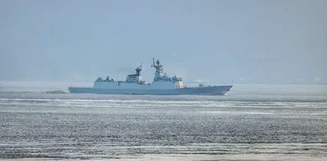 054AG型护卫舰：开始服役护卫舰支队，不再分配给驱逐舰支队_腾讯新闻