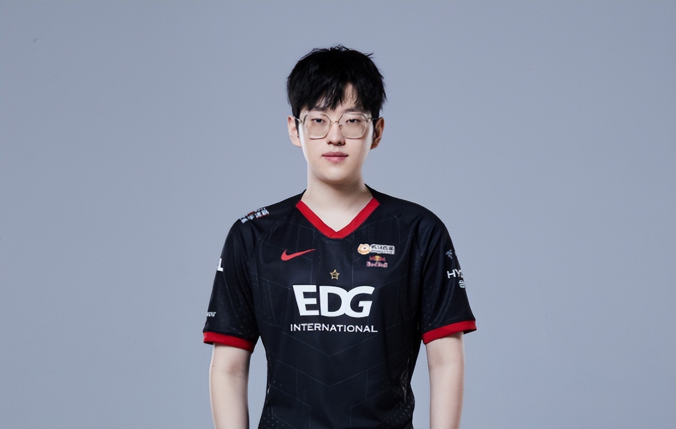 Scout也被卡合同？韩媒爆料：他想去LNG，但是被EDG的合同拦住了