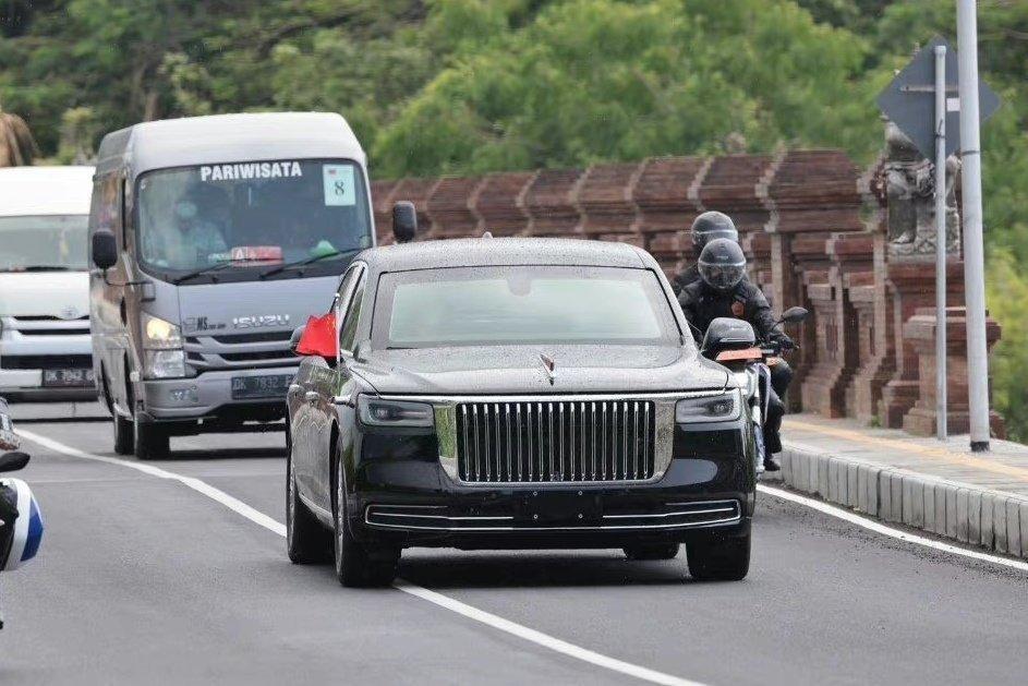 多图实拍：一汽红旗N701，地位超红旗L5，配V6插混＋超级联屏！_腾讯新闻