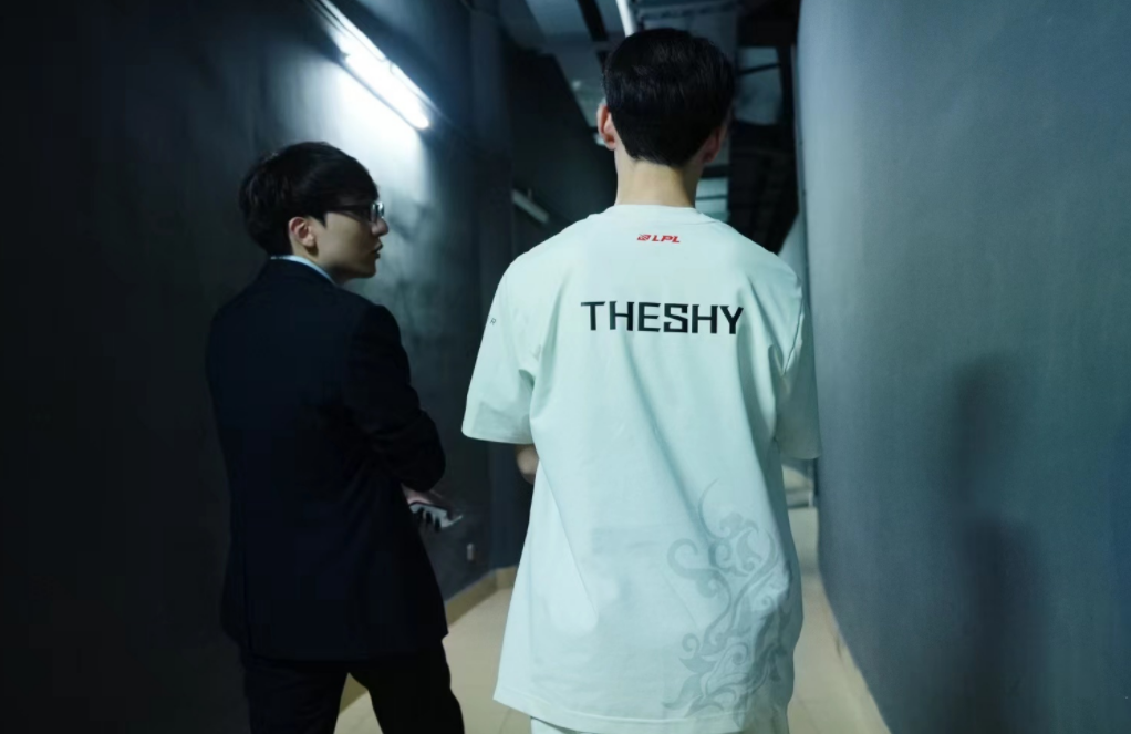 LPL最佳阵容引发热议，榜首EDG颗粒无收，义进哥Theshy成主角