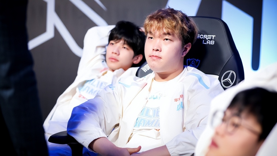 WBG新赛季只留打野！朱开爆料转会新情况：AL正在联系369跟小虎_腾讯新闻