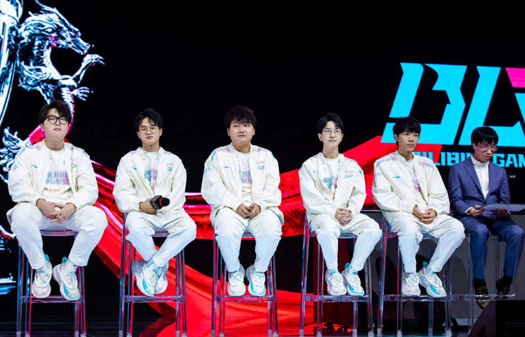 JDG力克BLG夺冠，Tabe回应粉丝，牙膏向Faker下战书