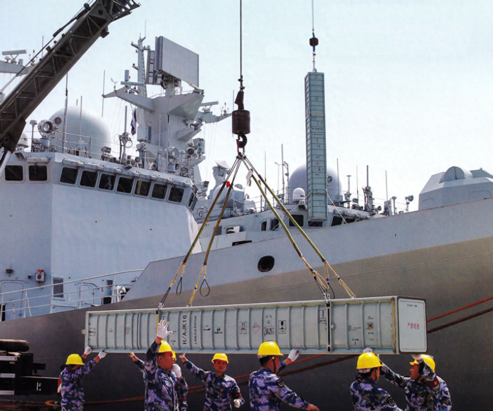 红旗16发生4阶段变化，射程3次倍增，解放军的054A，也能客串盾舰_腾讯新闻