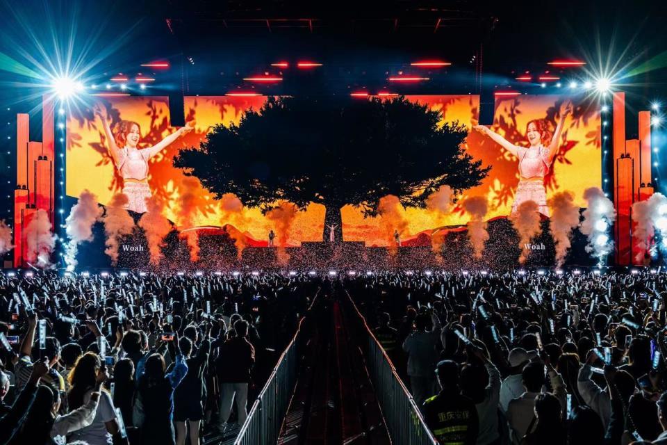 六年等一回，邓紫棋终于来杭州开演唱会了，大莲花连唱两晚_腾讯新闻