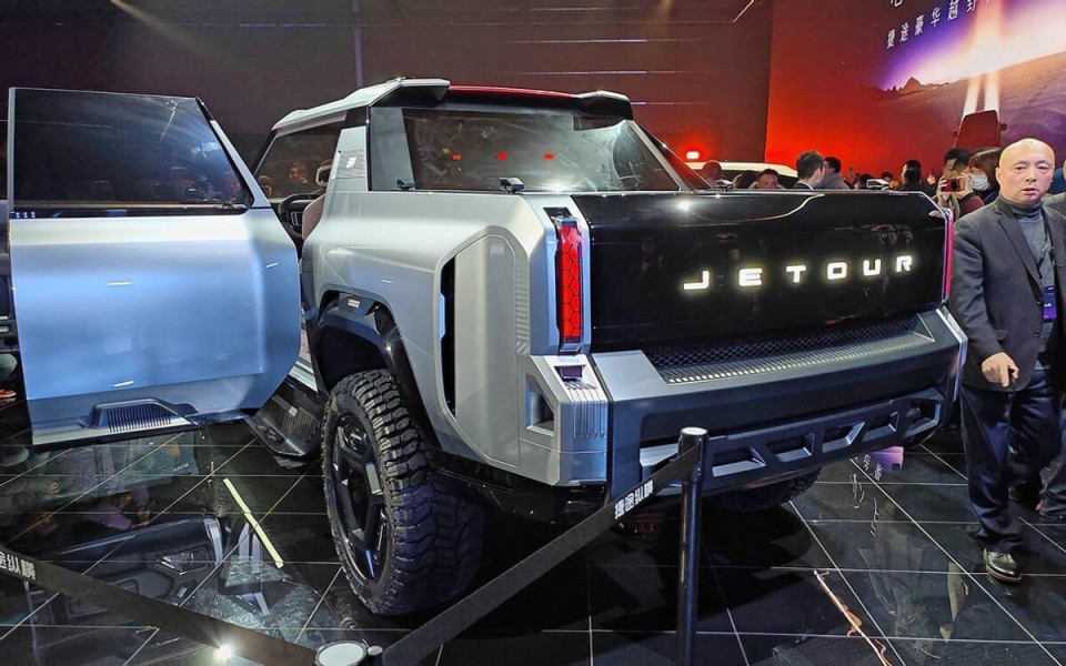 捷途纵横发布！首发新车G700/G900/F700，可水中航行40分钟_腾讯新闻