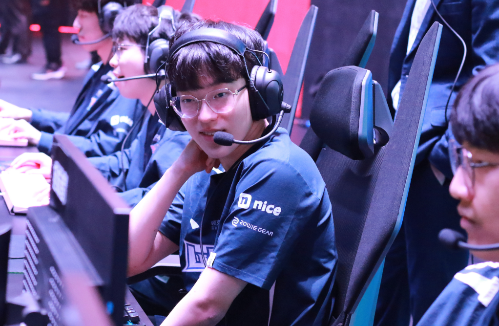 Scout小炮精准偷家，LNG险胜OMG，官博的回应被赞高情商