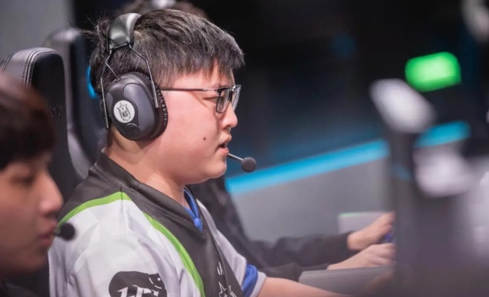 Uzi有望获得名人堂皮肤？韩媒爆料：Faker外还有7名备选_腾讯新闻