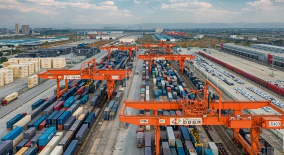 被一线城市迷惑？普通人选城别跟风，国家规划才是扎根定心丸_腾讯新闻