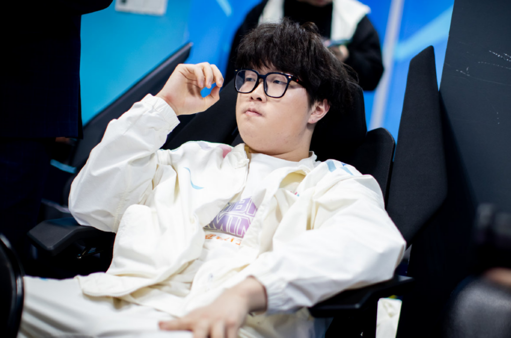 Bin成队内短板，BLG遭LGD让一追二，主教练的话惹众怒