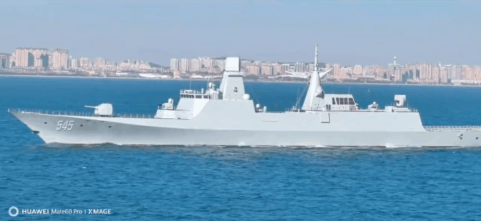 054B型护卫舰首舰：已经刷上545舷号，“漯河”舰正式服役？_腾讯新闻