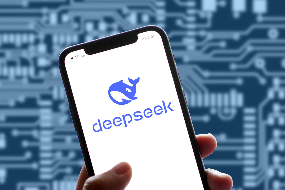 硅基流动完成新一轮亿元融资，推动国产芯片部署落地DeepSeek_腾讯新闻