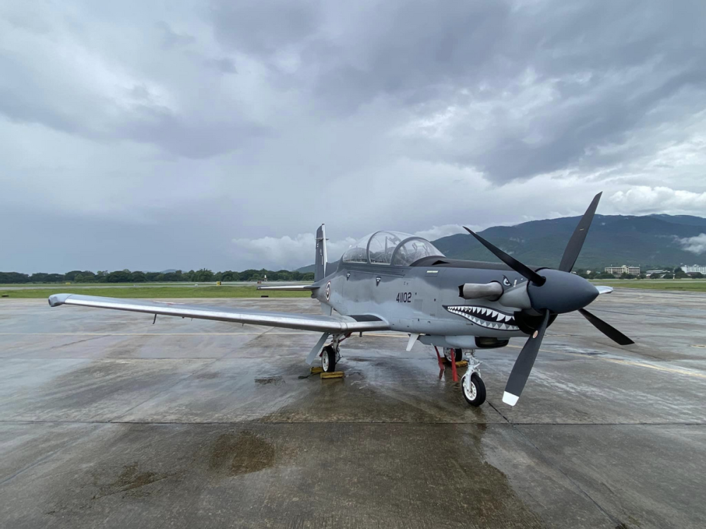 泰国皇家空军接收首批AT-6TH攻击机 共订购8架 耗资1.43亿美元_腾讯新闻