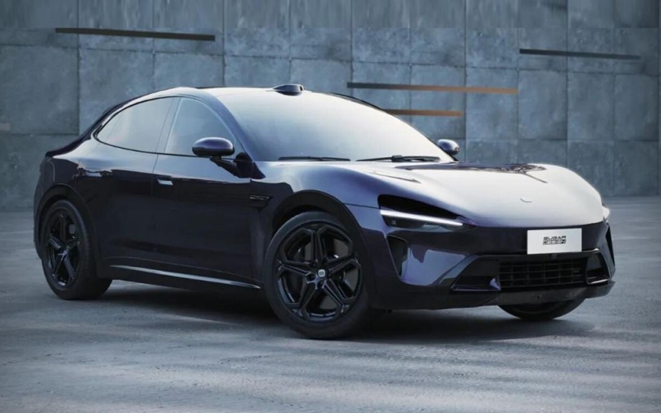 小米SU8曝光定妆照，预计售价23.59万起，能比小米SU7更好卖？_腾讯新闻