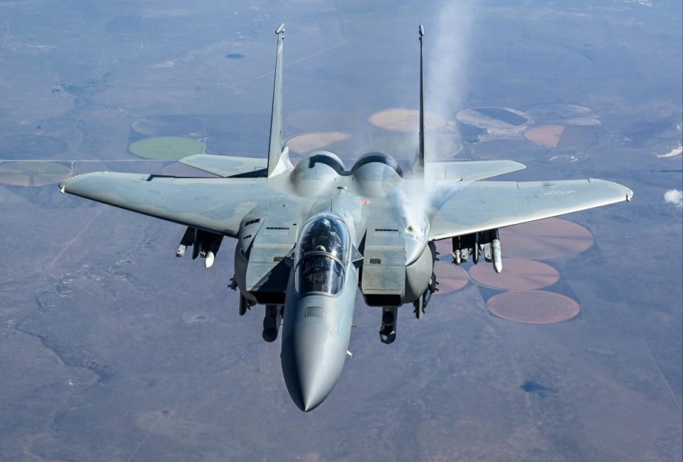 经历一年的延误 美国空军接收了第二批F-15EX战斗机 总数达到4架_腾讯新闻