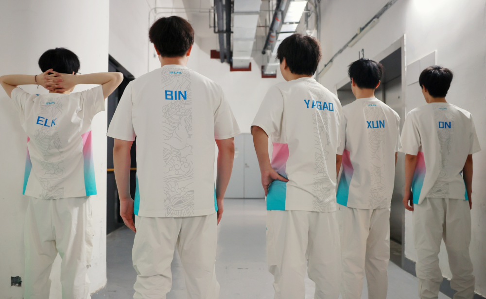 “Bin走了TS的后路？”BLG1：2不敌LGD，小徐完成4次单杀！_腾讯新闻