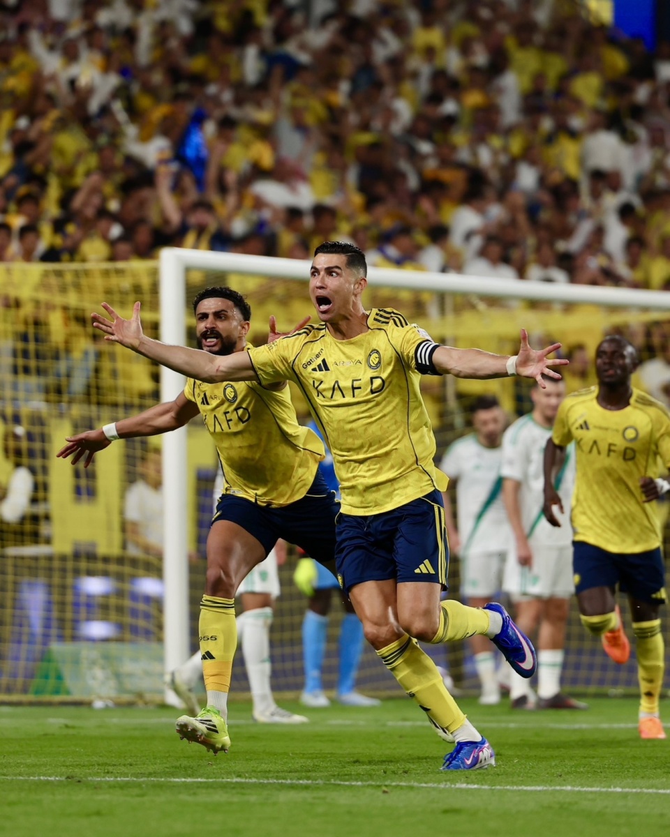 970球！C罗沙特首冠在望 比手势回击新科亚冠冠军：我有5个欧冠_腾讯新闻