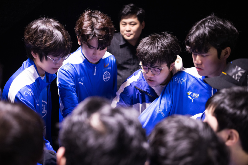 月光透露SK退居幕后，47大概率出任主教练，eStar王朝要落幕了？_腾讯新闻