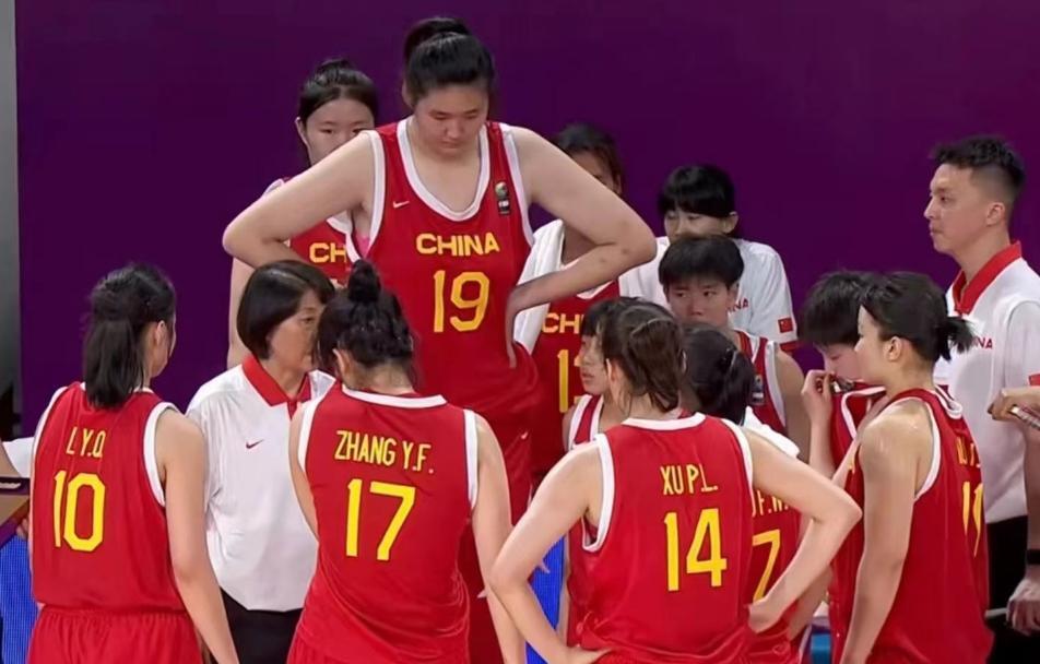 中国U18女篮22分大胜，张子宇36+13制霸篮下，徐凤威15+5+7_腾讯新闻