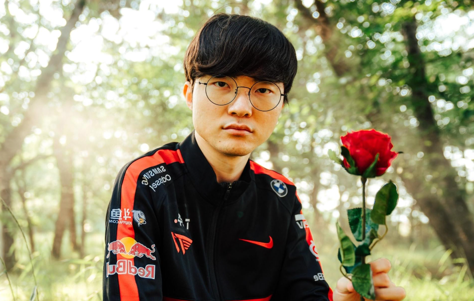 Faker目前没有退役的计划，想以名人堂选手身份夺冠_腾讯新闻