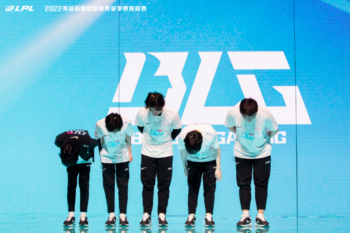 BLG3-0淘汰RNG，晋级德杯决赛！bin压制呼吸哥，牙膏节奏起飞