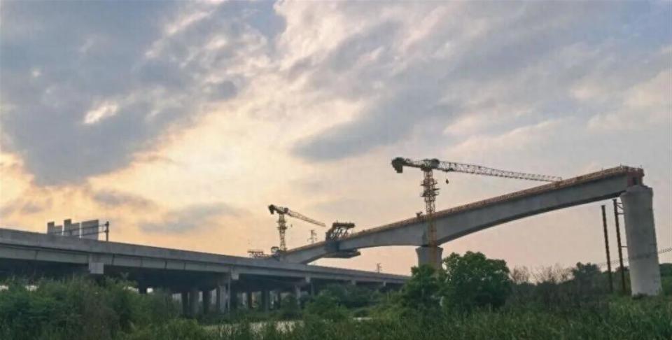 1小时直达武汉！中国沿江高铁合肥至武汉段：预计2028年通车！_腾讯新闻