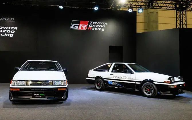 飘移名车再度回归！AE86电动版亮相，外观1比1复刻，这次飞起来更快了_腾讯新闻