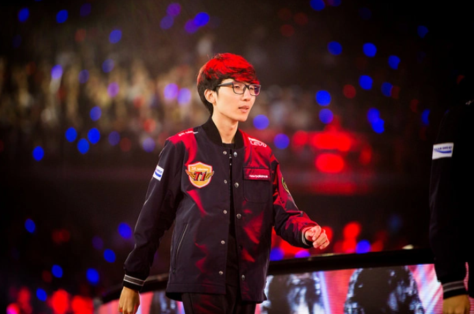 Easyhoon时隔九年重返T1，担任创作者今日正式开播_腾讯新闻